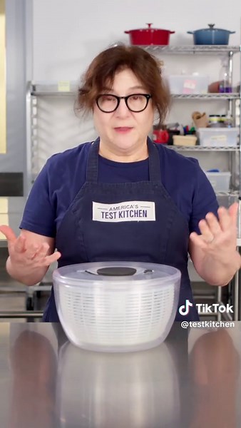 Which is our favorite salad spinner? Find out here and on Gear Heads on YouTube. #salad #saladspinner #howto #kitchentools #gearheads