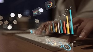 Empresaria que analiza el balance financiero: video de stock (totalmente libre de regalías) 3692389943 | Shutterstock