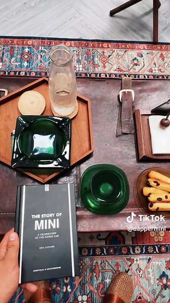 Chiếc Mini Cooper: Hành Trình Chậm Rãi