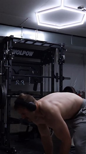 Iconic . Follow me for more cats and gym : @pandsfitness . USE CODE: CATDAD @bxactiv @wolfpak.official . #Lift #cat #evolpow #evolpowfitness #gymcat #cute #kitty #gymkitty #meow #catsofinstagram #mew #buff #gym #gymlife #buff #power #powerlifting #powerlifter #fyp #wolfpak #body #bodybuilder #bodybuilding #weights #weight #gym #gymlife #motivation #reels #muscle | Pandsfitness