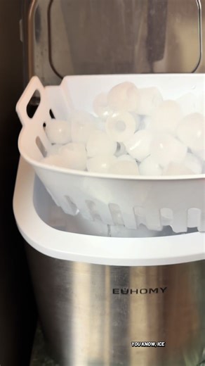 Perfect for hosting and everyday drinks, this countertop nugget ice machine keeps ice ready whenever you need it. No more empty trays or last-minute ice runs. Ideal for water, cocktails, iced coffee, and family gatherings. #IceMachine #NuggetIce #CountertopIceMaker #IceMakerForHome #KitchenFinds