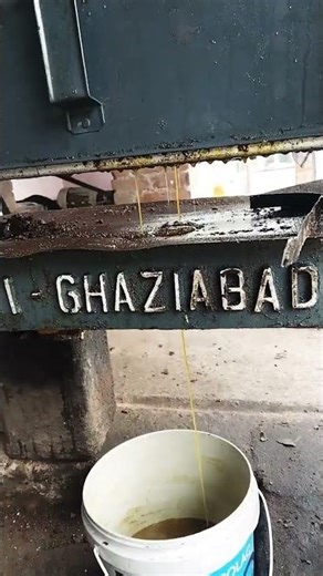 mustard oil expeller machin #hardwork #machine #homework