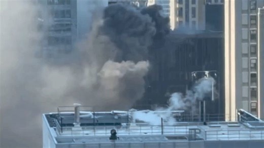 Manhattan high-rise fire prompts large emergency response