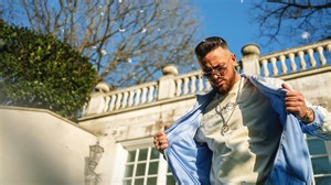 Azets Aufbruch in eine neue Welt