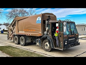 Mack LR Loadmaster Excel Hustling Through a Trash Route