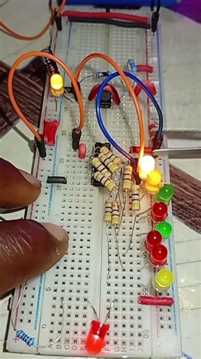 74HC164 shift register with 555 timer #logicgate #computer #circuit
