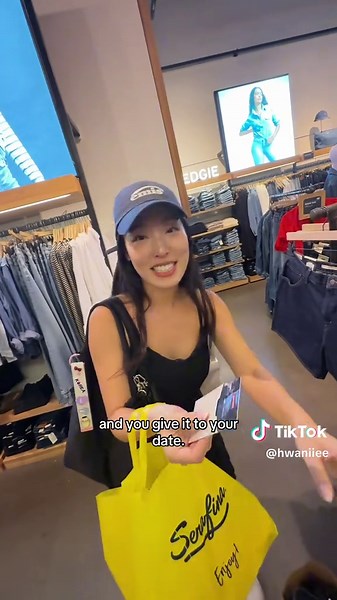 Comfortably uncomfortable 🌻 ep 7.) I’ve always been a shy and self conscious guy ALL my life.. and I don’t know why I just care soooo much of how I appear to others to not look stupid, or cringe or just weird.. but I knowwww this mindset is holding me back on so many things I wanna do.. And im learning that the more I give power to ppl who genuinely will never see me again the less control of my fulfillment I have.. cuz truly THESE PPL WILL NEVER REMEMBER ME.. so why should I feel some sort of 