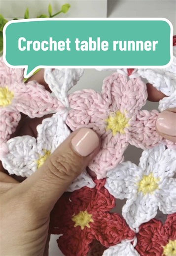 Crochet Flower Table Runner - DIY Home Decor