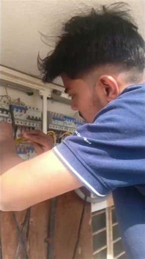 AC TECHNICIAN 🛠 🧰 BOY #youtubeshorts #vairalvideo