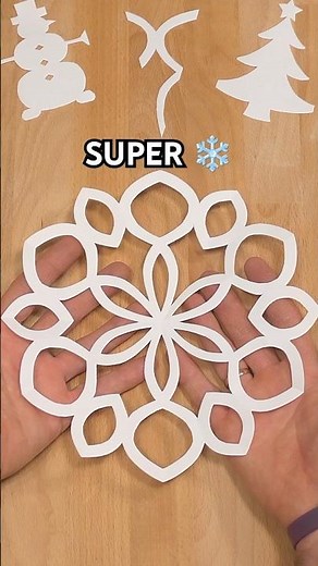 PAPER SUPER SNOWFLAKE INSTRUCTION | CAPTIVATING CHRISTMAS CRAFTS