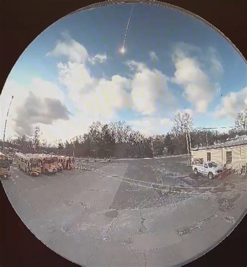 Meteor explodes into fireball after scorching through atmosphere at 40,000mph