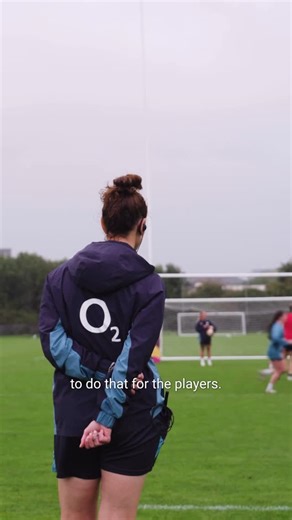 Red Roses on Instagram: "@sarah_hunter8 passing on 141 caps worth of knowledge 欄 Watch more O2 Inside Line: For the Rose through the link in our bio  @o2uk | #WearTheRose"