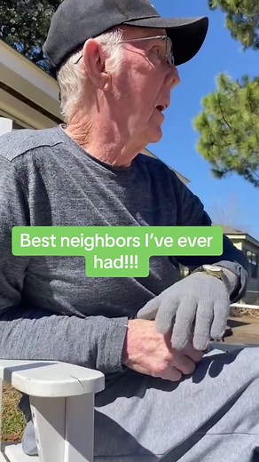 Heartwarming Interaction with a Friendly Neighbor | Memorable Moments