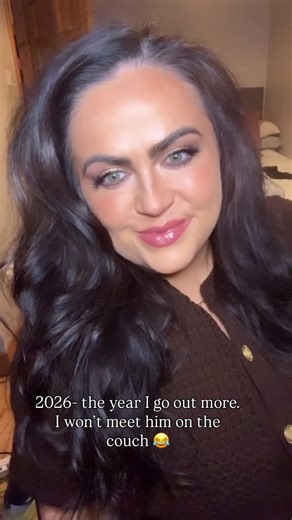 Trisha Lewis | I would rather be in my pyjamas but nothing changes if nothing changes! #fyp #weightlossjourney #irish #dating #plussize | Instagram