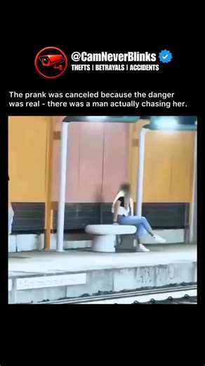 CAM NEVER BLINKS 🔴 📷 on Instagram: "What was supposed to be just another scary clown prank turned into a real-life suspense scene. While the pranksters were setting everything up to scare a young woman, something strange started happening off-script. She wasn’t just pretending to be afraid - a real man was following her, and panic behind the scenes was immediate. What was meant to be funny quickly turned into pure tension - and the one who ended up saving the day was the clown himself. Realizi