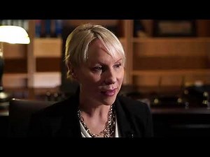 11 Investigates local group catching, confronting online child predators