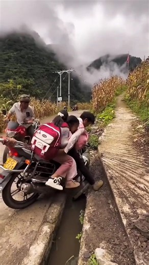 The boy help ~man mini wood toy /woodworking art skill / hands / crafts #short #shortvideo #new