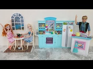 Frozen Elsa Kitchen Toy! Cooking with Kristoff Anna Barbie Doll Cocina de Muñecas باربي دمية المطبخ