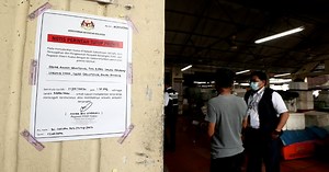 Go for swab test immediately, Jelutong market traders told [NSTTV] | New Straits Times