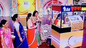 15K views · 219 reactions | এই সেই রানাঘাটের B.Ed ফুচকা দিদি যাকে দেখে কিছু মানুষ এগিয়ে এসে ফুচকার ব্যবসা শুরু করেছেন 殺 আর কিছু মানুষ হিংসাতে জ্বলে যাচ্ছেন  #everyonefollowers #bedfuchkadidi #ranaghatcity #viralfuchkadidiranaghat | Priyoshi Ghosh Ranaghat | Facebook