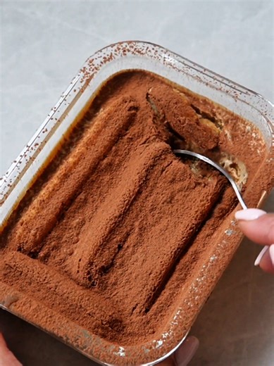 Overnight Chia Tiramisu ☕️✨️ This little pot of joy takes 5 minutes to make and the fridge does the rest overnight. Super simple, healthy ingredients and gives you that 'tiramisu' taste. This works so well for a healthier alternative for a dessert! Recipe below: Ingredients: (makes 2 portions/pots) 350g thick greek yoghurt (estate dairy) 3 tbsp chia seeds 2 tbsp honey 1 tsp vanilla extract 100g Jimmy's My Protein iced coffee 2 shots coffee 8 sponge fingers light dusting cocoa powder Method: • In