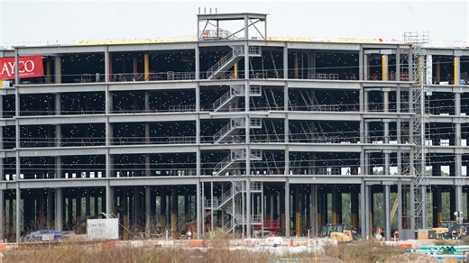 Under construction: Amazon's huge Fort Myers fulfillment center something to behold