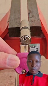 Best way to remove your br0kên key from you d∅0r easily | PreshyB's Diary