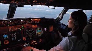 96 reactions · 6 comments | Beautiful Female Pilot Landing Boeing 737-800 | Cockpit View Full video: https://www.youtube.com/watch?v=AMw26GTqNoQ | Airbus vs Boeing | Facebook