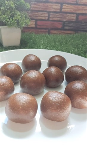 madhu | 10 నిమిషాల్లో లడ్డు😱 . . #ingredients : 2 cups puffed rice 1/2 cup roasted peanuts 1 cup jaggery powder 3/4 th cup milk 1 spoon ghee... | Instagram