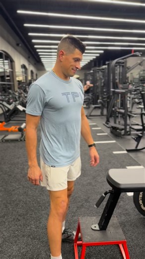 This is the best row variation to target the whole back🚨 If you can’t create a set-up like this it’s easy to use a slightly inclined bench with dumbbells, but don’t sleep on the Seal Row 🦭 Too Busy Building Back 🧱 Because this is #2 - can you guess what the best exercise is to build dominant strength and athleticism in the back? | HDC Performance