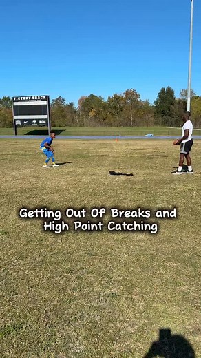 Football Development Coach | Speed Agility Coach | DB Coach on Instagram: "Working T step and getting out then breaks more efficiently #cornerbackfootworkdrills #dbfootwork"