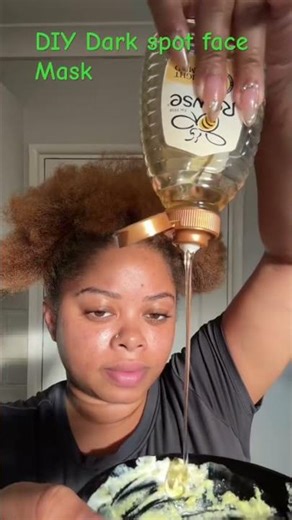 diy avocado face mask. For dark spots,moisturising,soothing , improves elasticity. #facemask #shorts