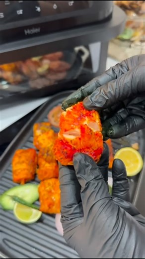 Baked salmon is a simple, healthy dish made by cooking salmon fillets in the oven until they are tender and flaky. The fish is usually seasoned with ingredients like salt, pepper, spices , or olive oil to enhance its natural flavor. ✨ Baked Salmon Bites ✨ Ingredients • 1 kg salmon (skin off, cut into bite-sized pieces) • ¼ tsp chilli flakes • 1 tsp Kashmiri chilli powder (or paprika) • ¼ tsp turmeric powder • ½ tsp chilli powder • ½ tsp black pepper powder • Salt to taste • 1 tbsp lemon juice •