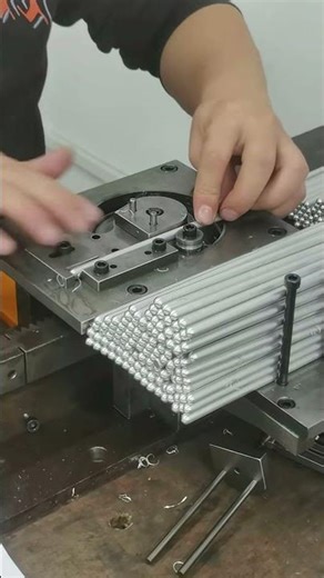 The bending process of metal rods- Good tools and machinery make work easy