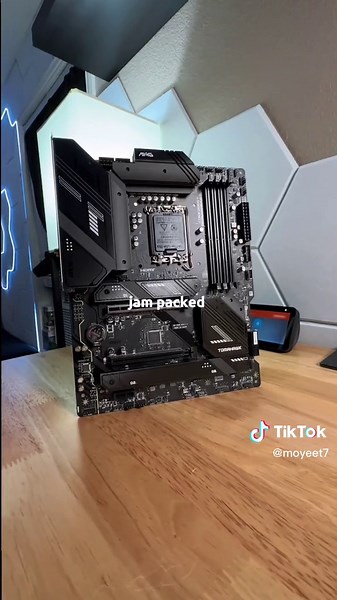 MSI B760 Tomahawk Motherboard Review