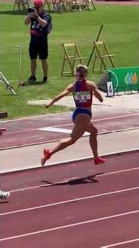 Athlete Falls Just Before 4x400m Relay Finish Line