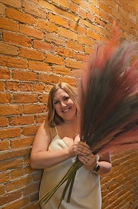 Add some texture with Pampas Grass. Great addition to a floral arrangement or standing alone in a vase. Get 3 stems for $19 - while they last! #crimsonandcloverhastings #shoplocal #lovelocal #pampasgrass #livingthedream | Crimson & Clover