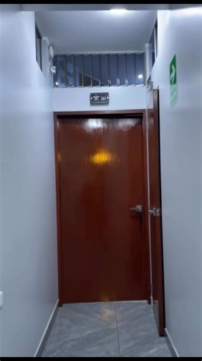 HOTEL DFV PREMIUN SUIT HABITACIÓN MATRIMONIAL VIP (válido de domingo a Jueves) 3 h = 35.00 4 h = 40.00 6 h = 50.00 12 h = 60.00 Un día = 70.00 Jacuzzi 6 h = 80.00 Jacuzzi 12 h = 100.00 Jacuzzi 24 h = 120.00 (válido de viernes a sábado y feriados ) 3 h = 40.00 3 h = 50.00 6h = 60.00 12 h = 70. 00 Un día = 80.00 Jacuzzi 6 h = 90.00 Jacuzzi 12 h = 130.00 Jacuzzi 24 h = 150.00 ✅️CONTAMOS TODOS LOS SERVICIOS 🔥 🛏 cama king 🖥Tv 55" 🛋Sillón Tántrico 🗄Frío bar 🚪Close 🍿Netflix 📡Wifi 🎶Música 💦Agu