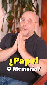 ¿Papel o memoria? 🤔✍️💭 Te sorprenderá cuál es mejor para recordar de verdad... No te lo pierdas, la explicación está en el video 🔍📽️ 👉🏼 Dale play y decidí vos mismo. 👀 Spoiler: Tu cerebro no siempre juega a tu favor 🧠💥 #EstudioEfectivo #TipsDeEstudio #Memoria #AprenderMejor #PapelVsDigital #CerebroHumano #HackDeEstudio #ReelsArgentina #ReelsEducativos #Estudiantes #MetodoDeEstudio | Mark Rausch