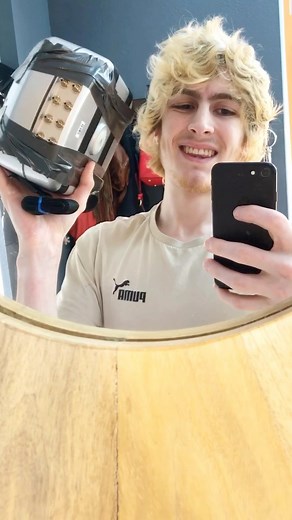 How I clean my hydroponic air pumps for my dwc setup. It is something I overlooked for so long 😵‍💫oops lol YouTube link in bio for more in depth long form vidoes. I appreciate your time :D have a great day #hydroponics #plants #dwc | ditch_the_flock