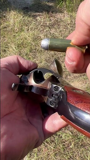 Loading A Ruger Vaquero in 45 Colt