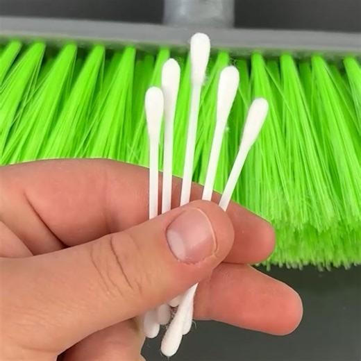 172K views · 1K reactions | Thread trick using cotton swabs | Magic Hands Creations | Facebook