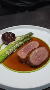 1.7M views · 13K reactions | Elevate your dinner game with this elegant duck breast, paired with crisp asparagus and a smooth pea puree, all brought together by a zesty orange sauce 閭GZFoodqood https://www.giallozafferano.com/social-bites/Duck-Breast-with-Asparagus-Pea-Puree-and-Orange-Sauce | Giallozafferano Loves Italy | Facebook