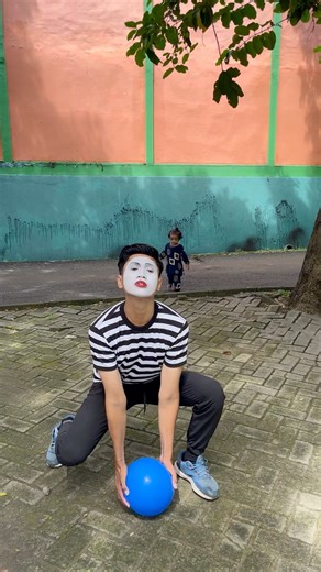 #pantomimbojonegoro #funnypantomime #pantomimindonesia #pantomime #pantomimanak #pantomime #panto...