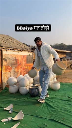 New Banjara Market Gurgaon® on Instagram: "Humanity is still alive. ❤️🪴 ​Aaj New Banjara Market mein shoot ke dauran ek bahut hi dil ko chu lene wala incident hua. Hum ek cinematic shot ke liye script ke mutabik ek purana gumla tod rahe the (shop owner ki permission ke saath). ​Tabhi wahan khadi ek lady ne bade dukh se kaha, “Bhaiya, mat todo!” 🥺 Unhe nahi pata tha ki ye ek shoot hai, unhe bas us be-jaan cheez ke tutne ka dard hua. ​In a world full of noise, this small act of concern proved th