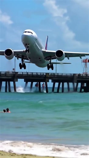 The raw power of jet engines this close up! 🔊 #engine