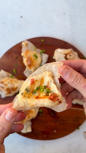 catie vignona | easy & healthy recipes on Instagram: "A better-for-you twist on crab rangoon ✨ • Creamy crab filling sandwiched between rice paper sheets, then air-fried until lightly golden. All the flavor, way lighter — perfect little appetizer bites 🦀🤍 • • Rice paper sheets • Lump crab meat • Cream cheese • Scallions • Garlic powder • Soy sauce • How to: Mix filling. Place between two softened rice paper sheets, press to seal, lightly spray, and air fry at 375° for 8–10 min, flipping once,