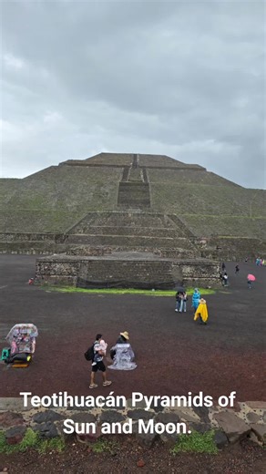 Exploring Teotihuacán's Pyramids: Sun & Moon