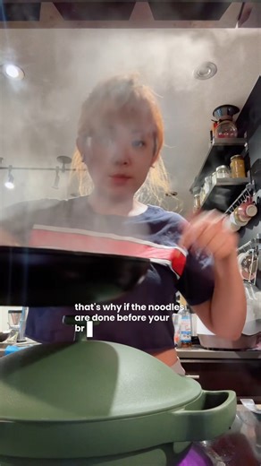 How to make a super quick vegan dinner :) #vegan #dinner #cookwithme #hotpot | Cheap Lazy Vegan