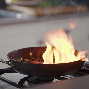 Pull & cover, that easy! 🇺🇸🔥 #fireblanket #emegencyfireblanket #kitchenfire #smallfire #fire #grillfire #firesafety #safetyfirst #kitchenessentials #fireblankets #fireplace #forsafety | Prepared Hero